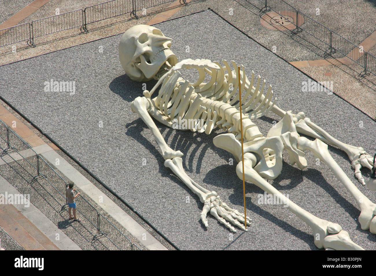 Italy, Milan, skeleton behind the cathedral Stock Photo - Alamy