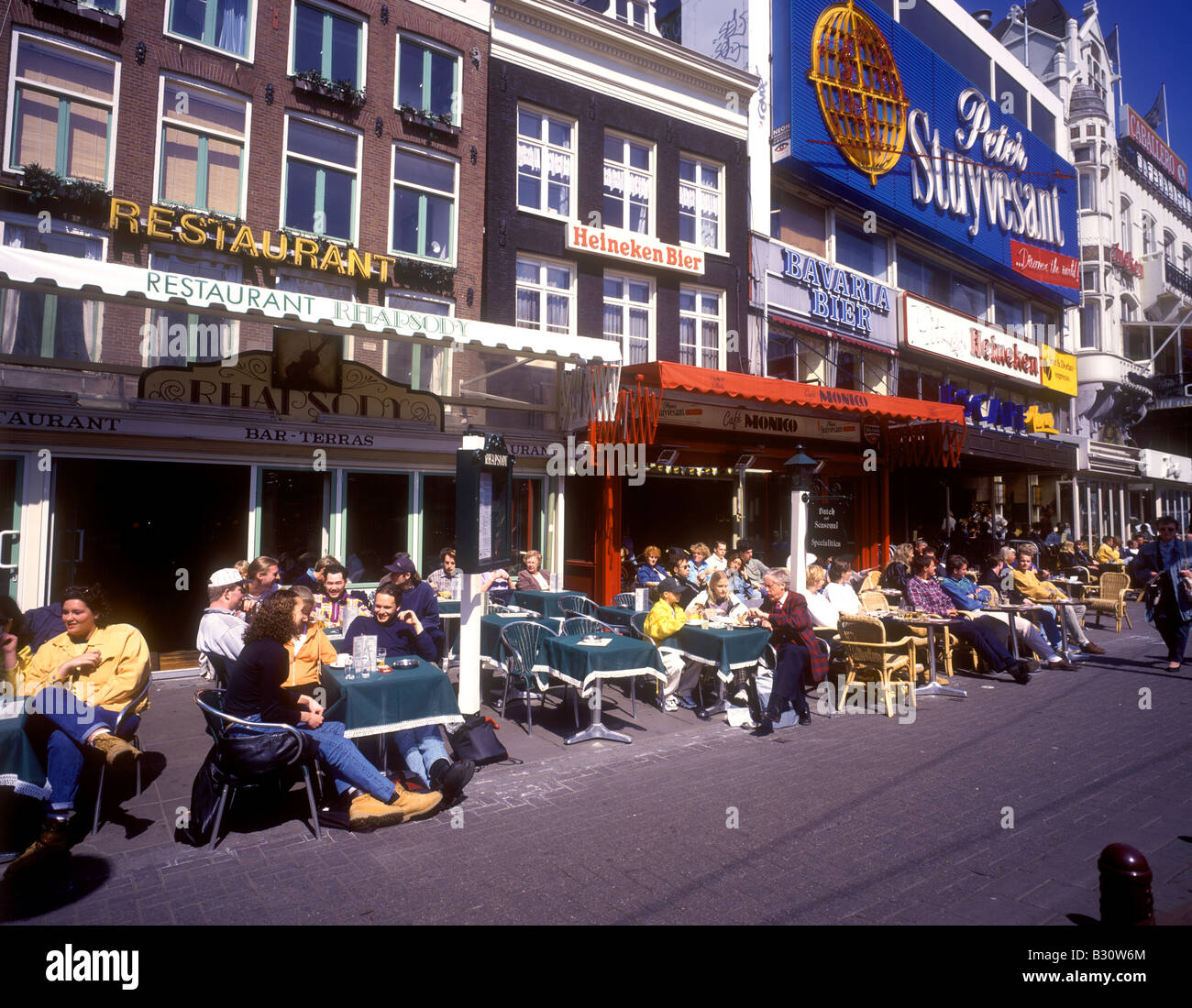 Amsterdam - Open air cafes in Rembrandt Square Stock Photo - Alamy