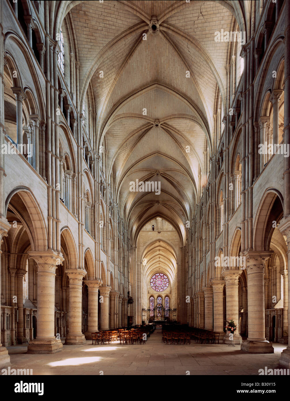 Laon gothic cathedral interior hi-res stock photography and images - Alamy