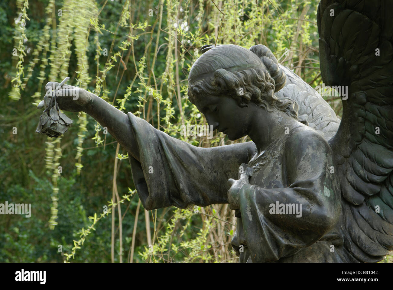 Angelic guardian sculpture hi-res stock photography and images - Alamy