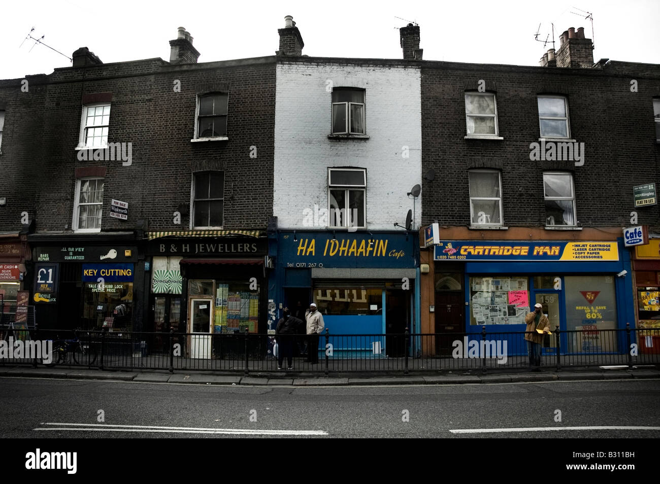 Run down shop fronts hi-res stock photography and images - Alamy