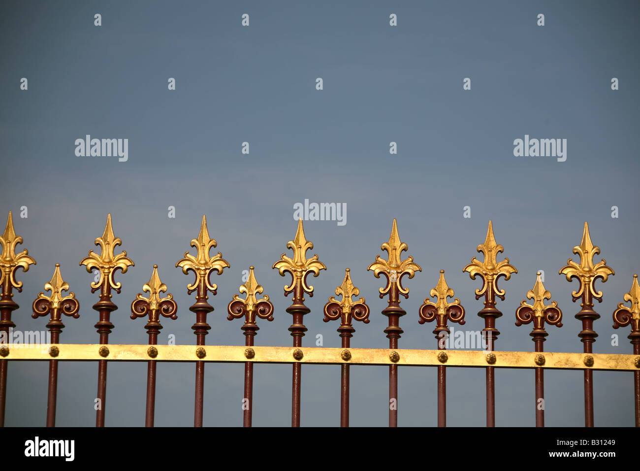 Vienna, the Hofburg, fence Stock Photo - Alamy