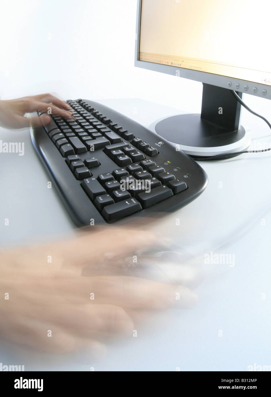 Hands pc keyboards hi-res stock photography and images - Alamy