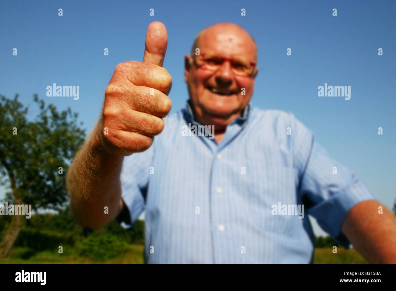 an elderly man in the countryside Stock Photo - Alamy