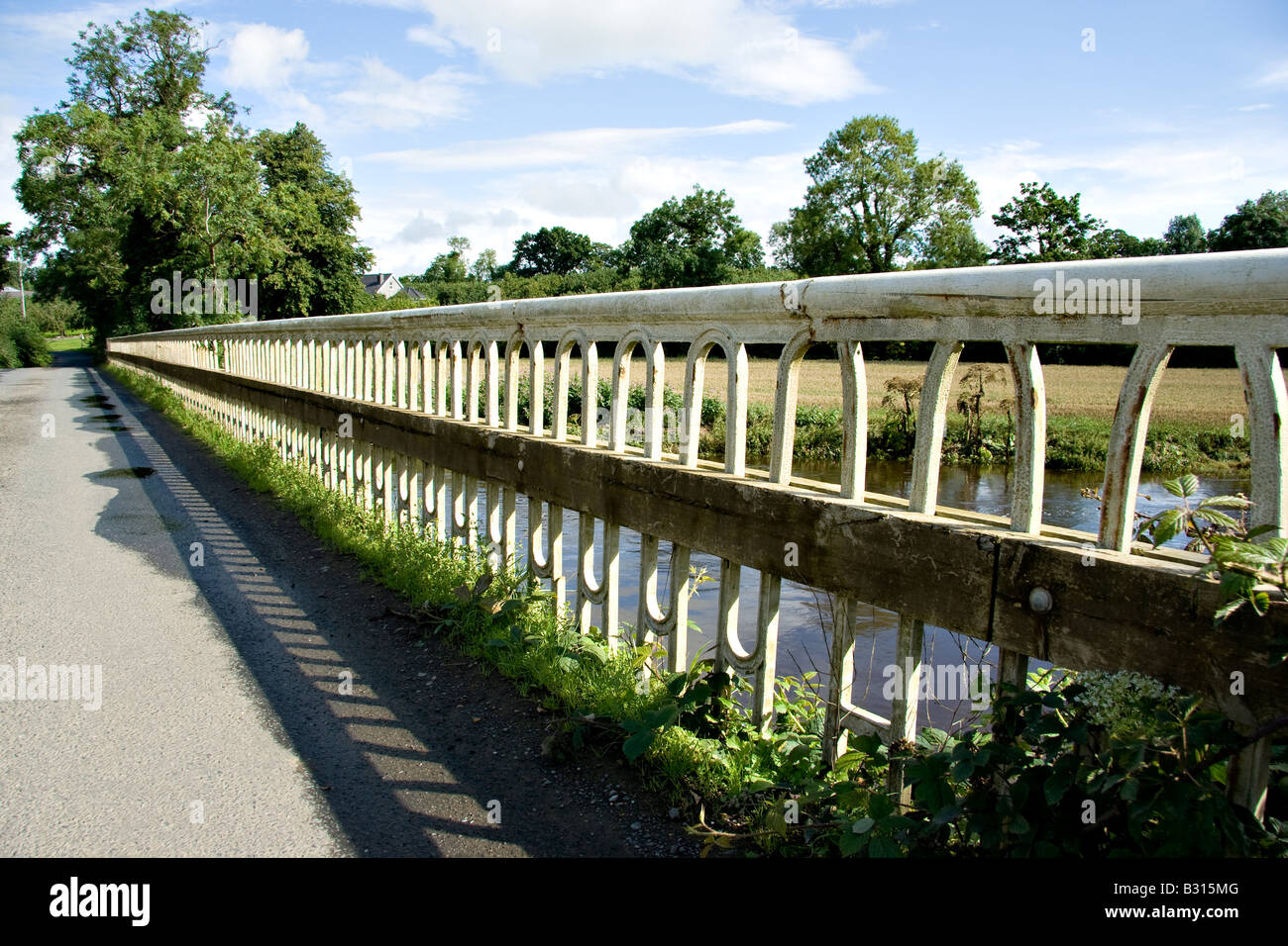 Cast iron railing hi-res stock photography and images - Alamy