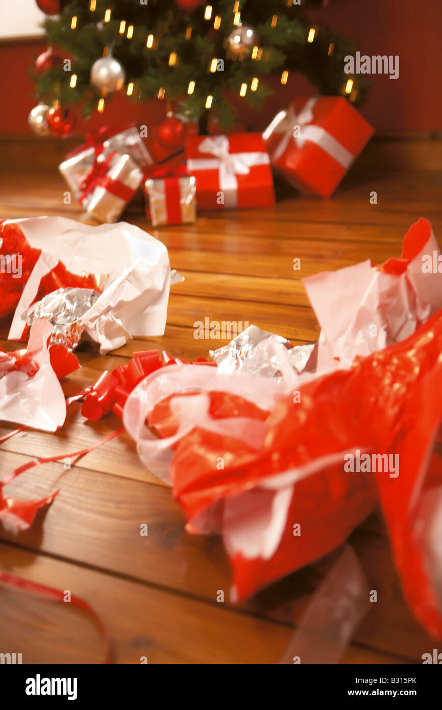 Unwrapped christmas presents hi-res stock photography and images - Alamy