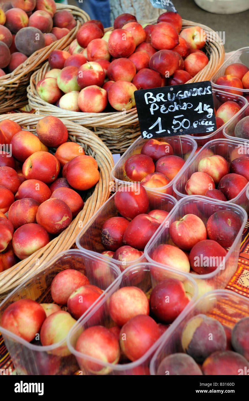 French market produce hi-res stock photography and images - Alamy