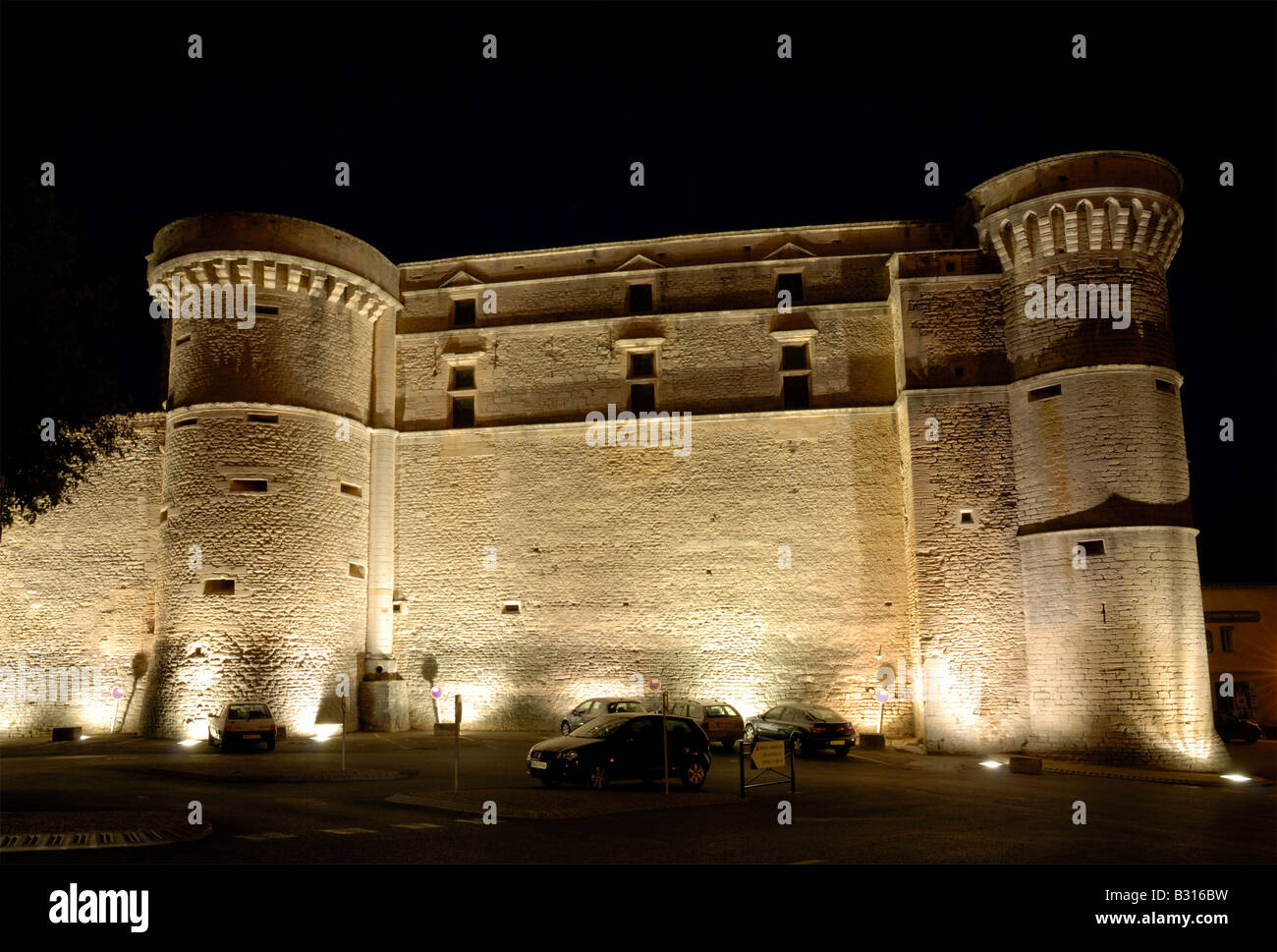 The castle in Gordes, southern France at night Stock Photo - Alamy