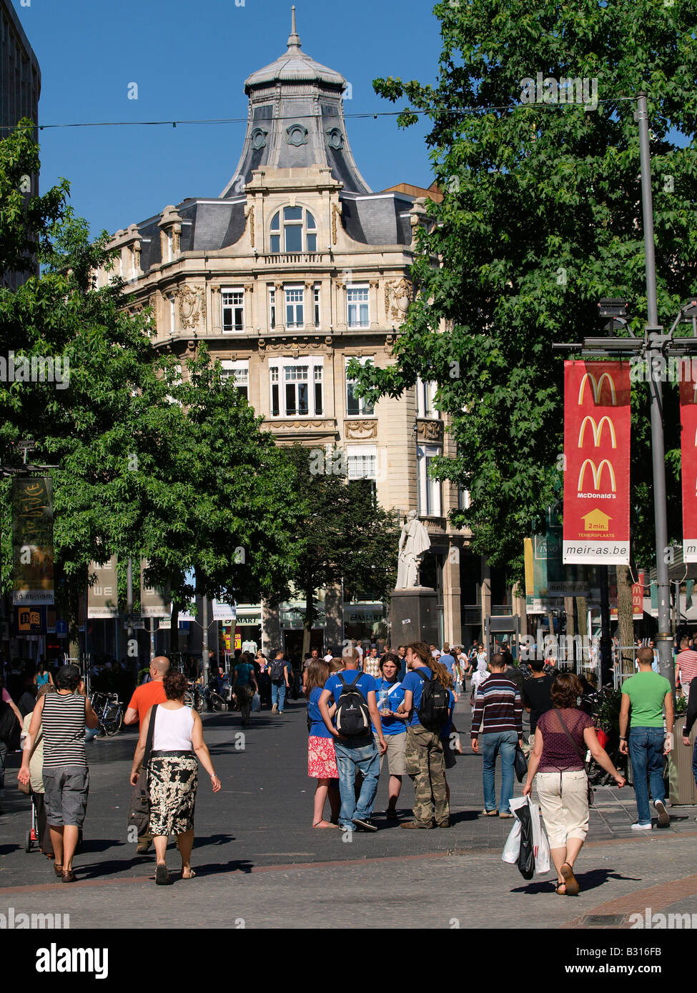 Meir shopping street with many people Antwerp city center Flanders ...