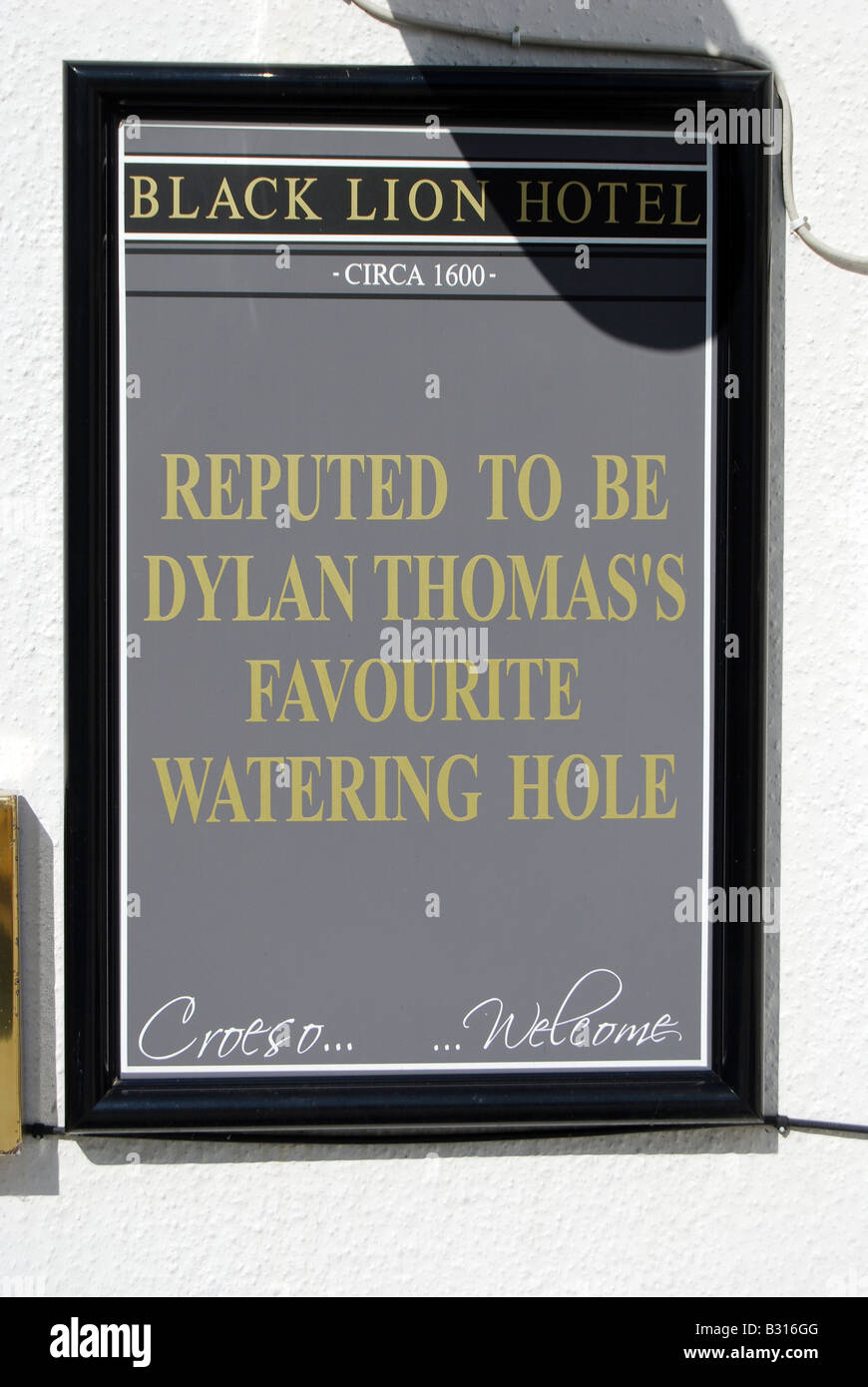 The Black Lion Hotel Dylan Thomas favourite pub in New Quay Stock Photo ...