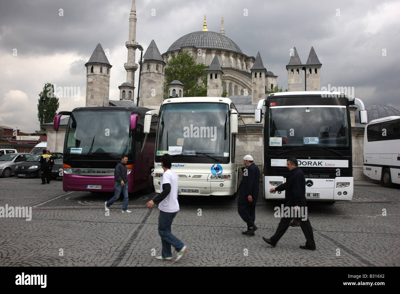 Istanbul tourism bus hi-res stock photography and images - Alamy