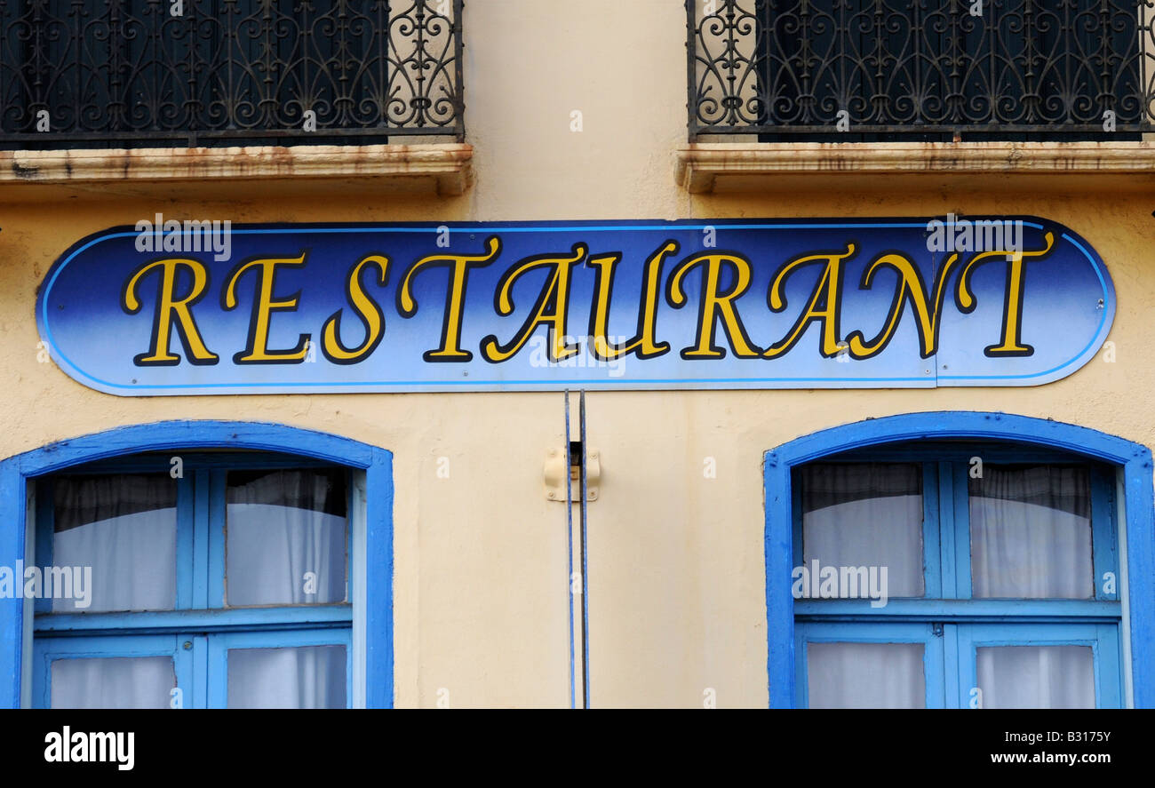 RESTAURANT SIGN ON BUILDING Stock Photo - Alamy