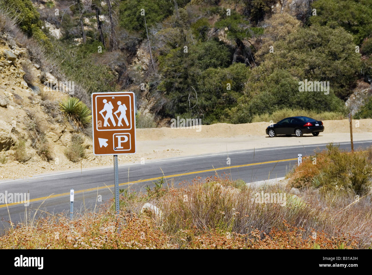 Parking sign for trailhead Stock Photo - Alamy