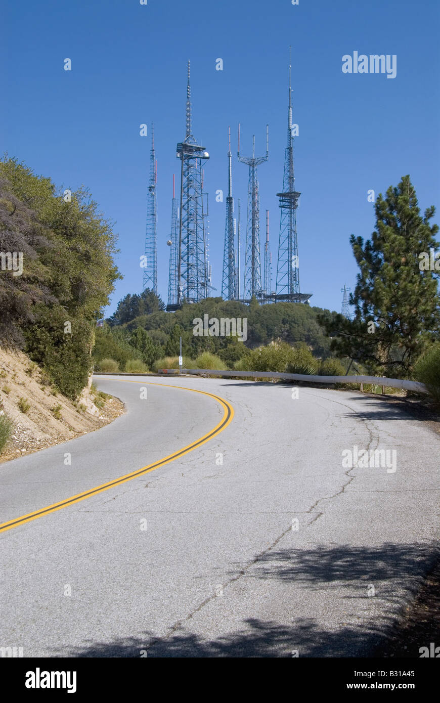 Cell phone towers hi-res stock photography and images - Alamy