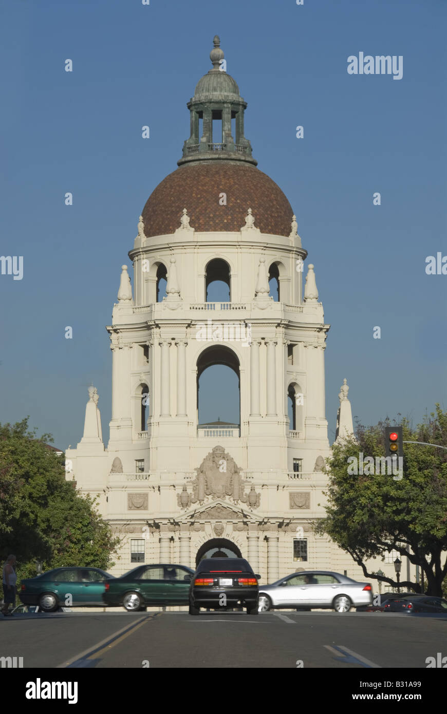 Church on busy street Stock Photo - Alamy