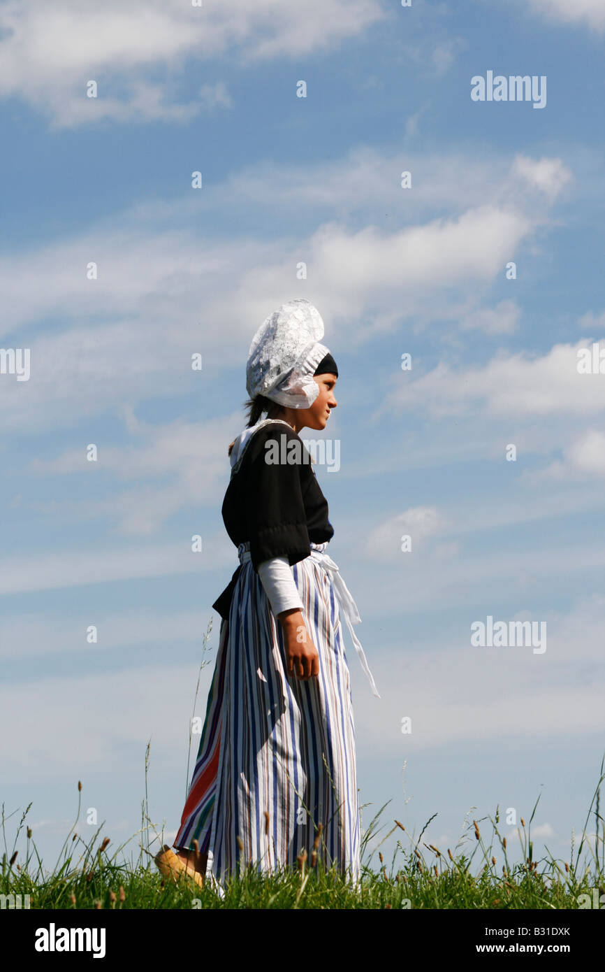 Traditional dutch girl hi-res stock photography and images - Alamy
