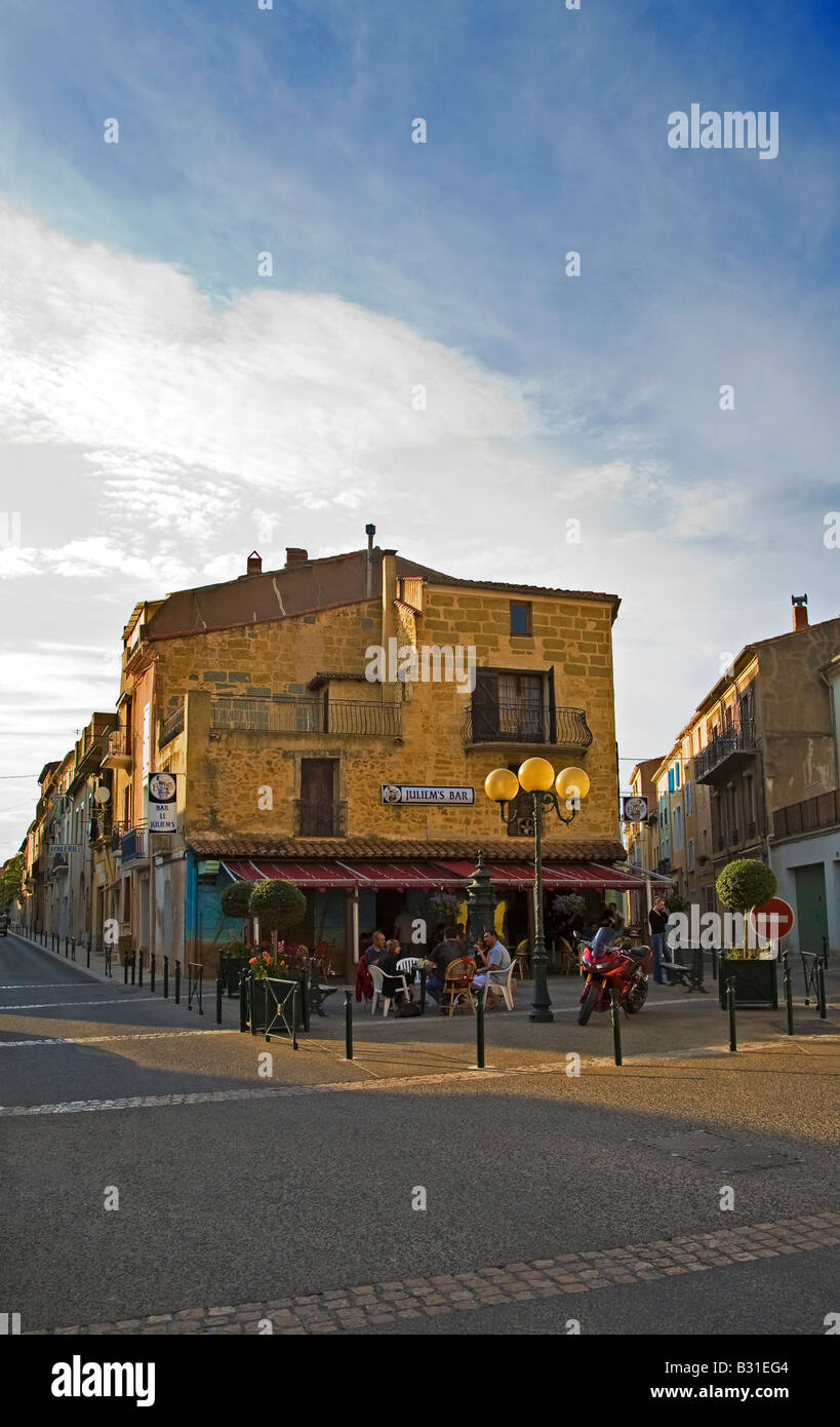Meze with people hi-res stock photography and images - Alamy