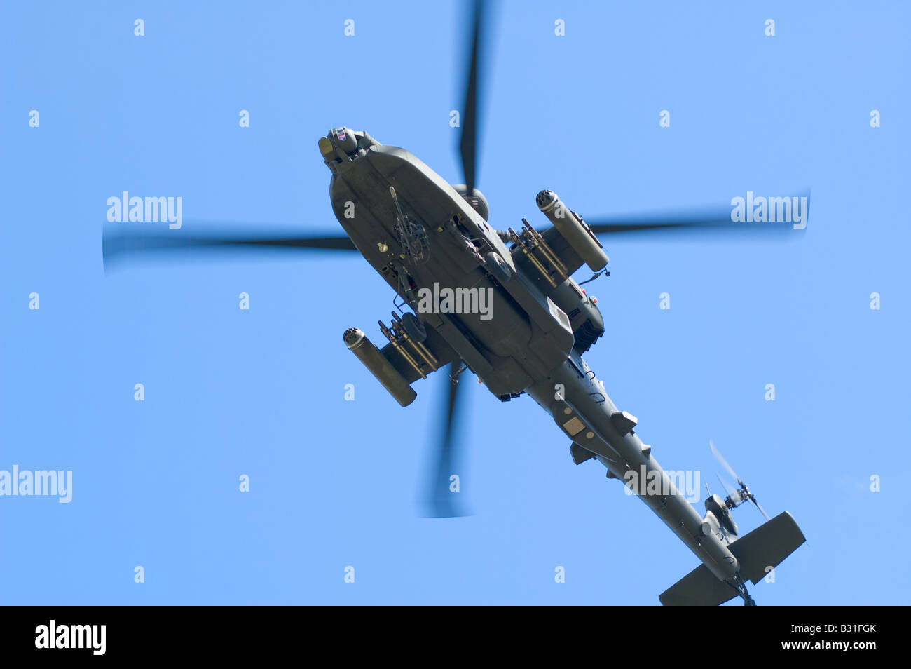 Apache helicopter gunship hi-res stock photography and images - Alamy