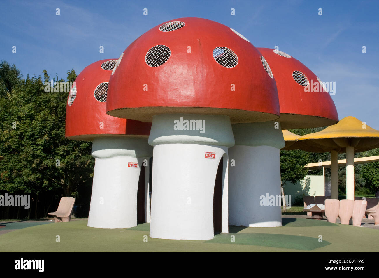 Motorway rest area france hi-res stock photography and images - Alamy
