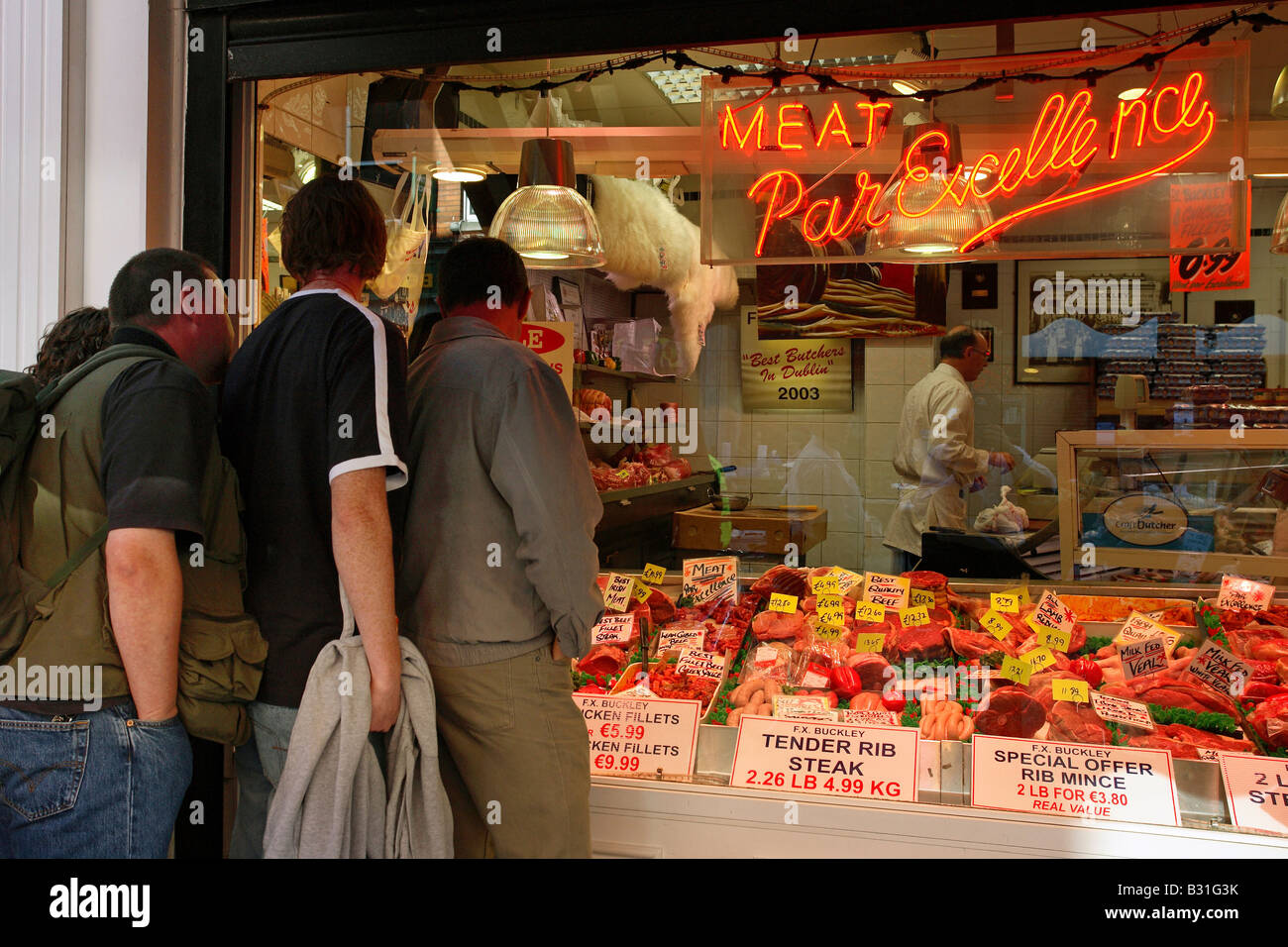 Butcher shop front hi-res stock photography and images - Alamy