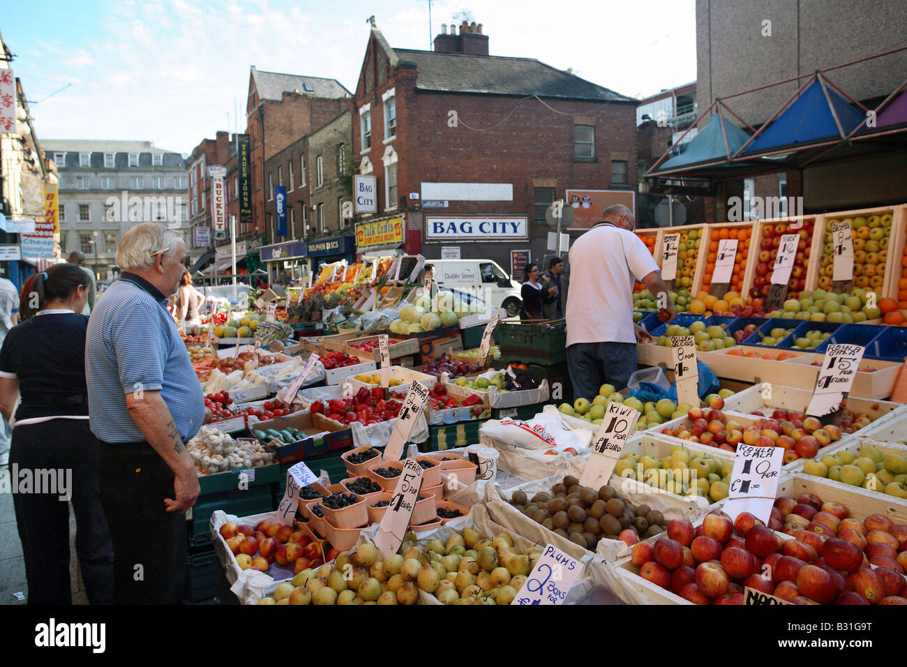 Buy buildings hi-res stock photography and images - Alamy