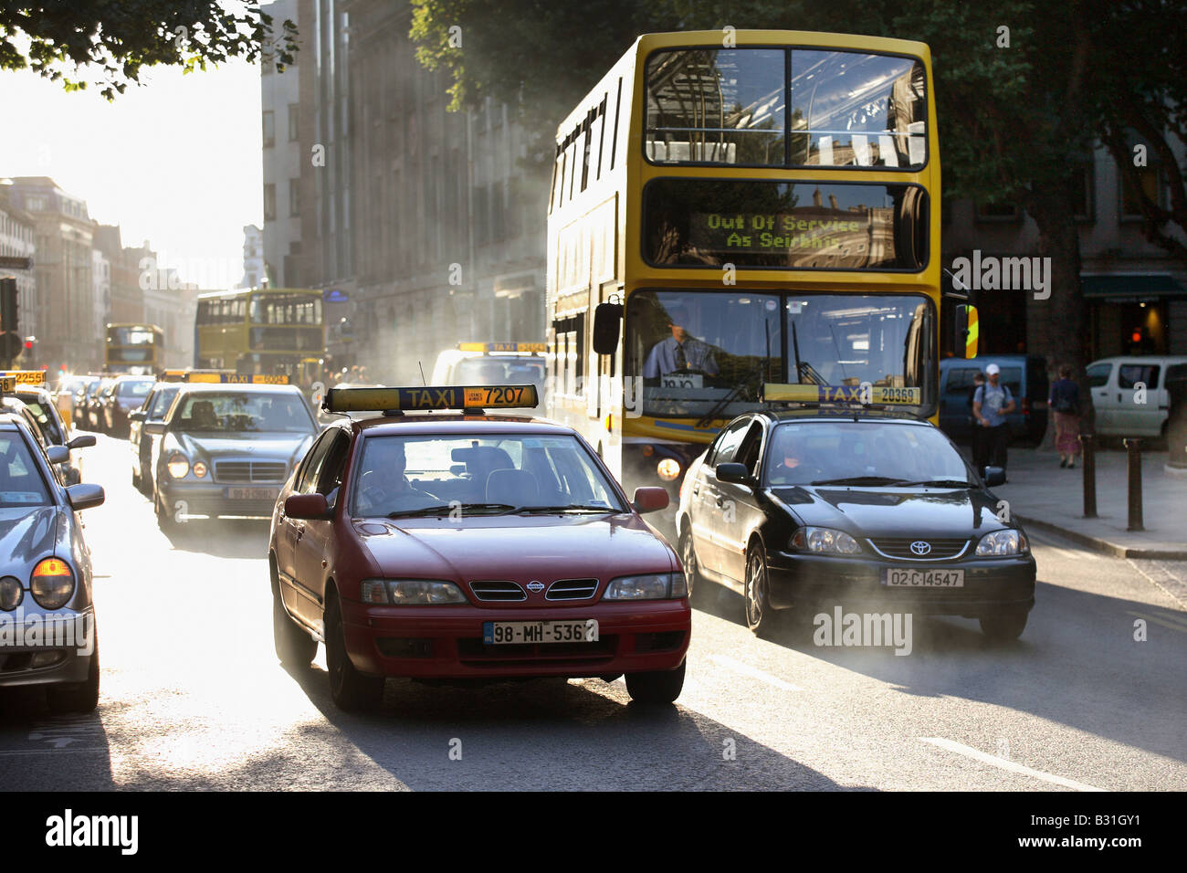 Rush hour in the city center, Dublin, Ireland Stock Photo - Alamy