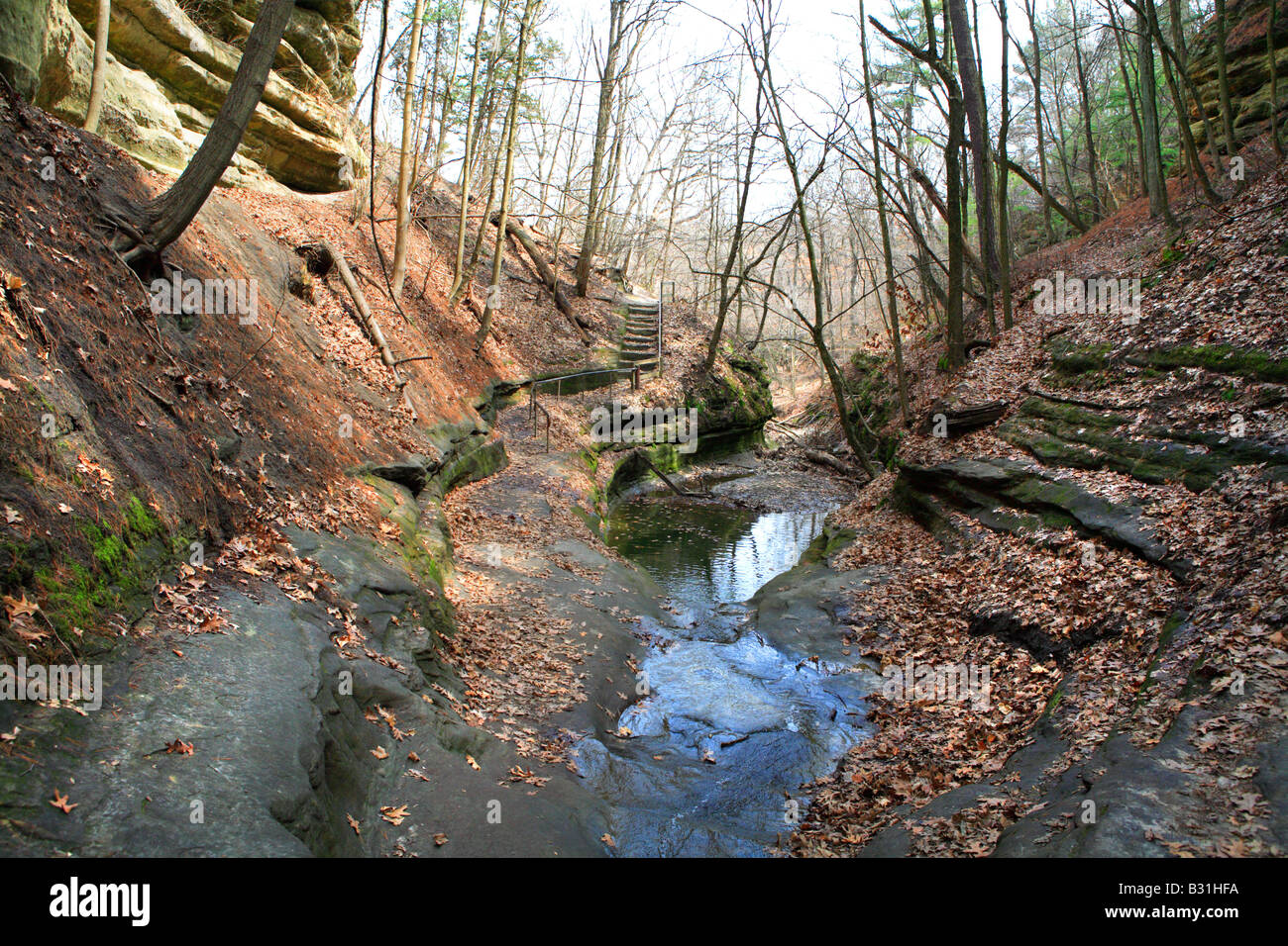 HIKING TRAIL IN FRENCH CANYON IN STARVED ROCK STATE PARK LA SALLE ...
