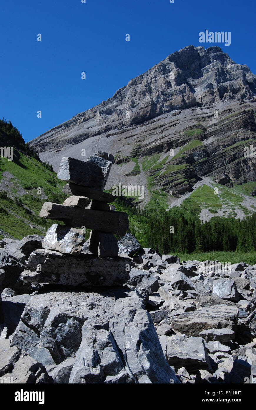 An inuksuk hi-res stock photography and images - Alamy