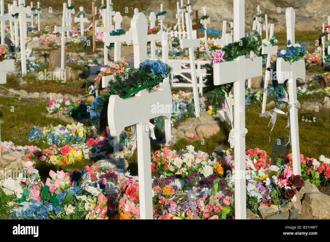 An Inuit burial graveyard at Ilulissat on Greenland Stock Photo - Alamy
