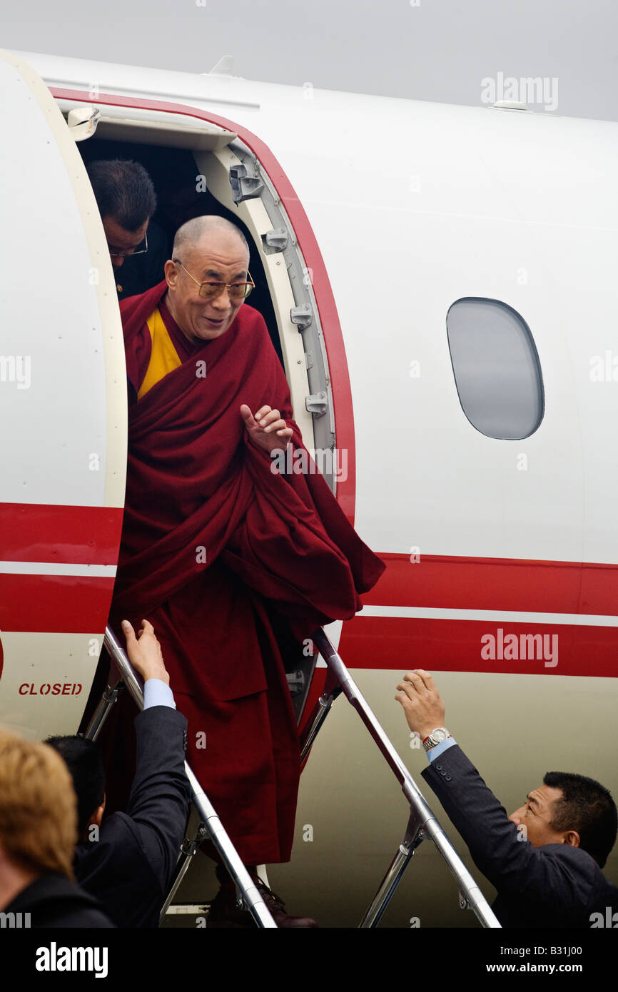 The14th DALAI LAMA arrives via private jet to teach Tibetan Buddhism on ...