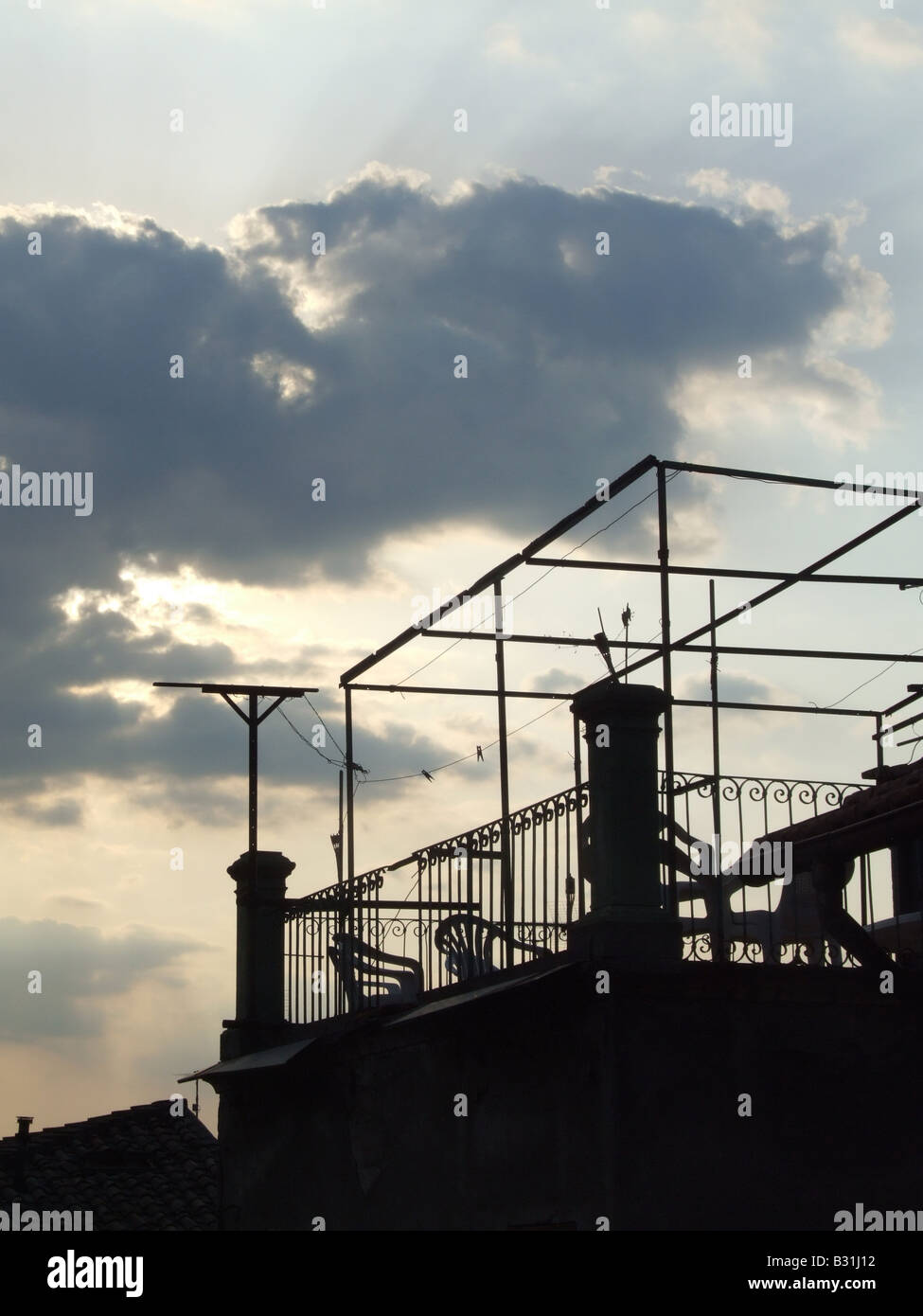 empty clothes line on property luxury roof terrace Stock Photo - Alamy