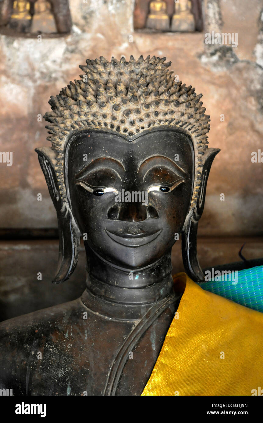 Black Buddha statue Stock Photo - Alamy