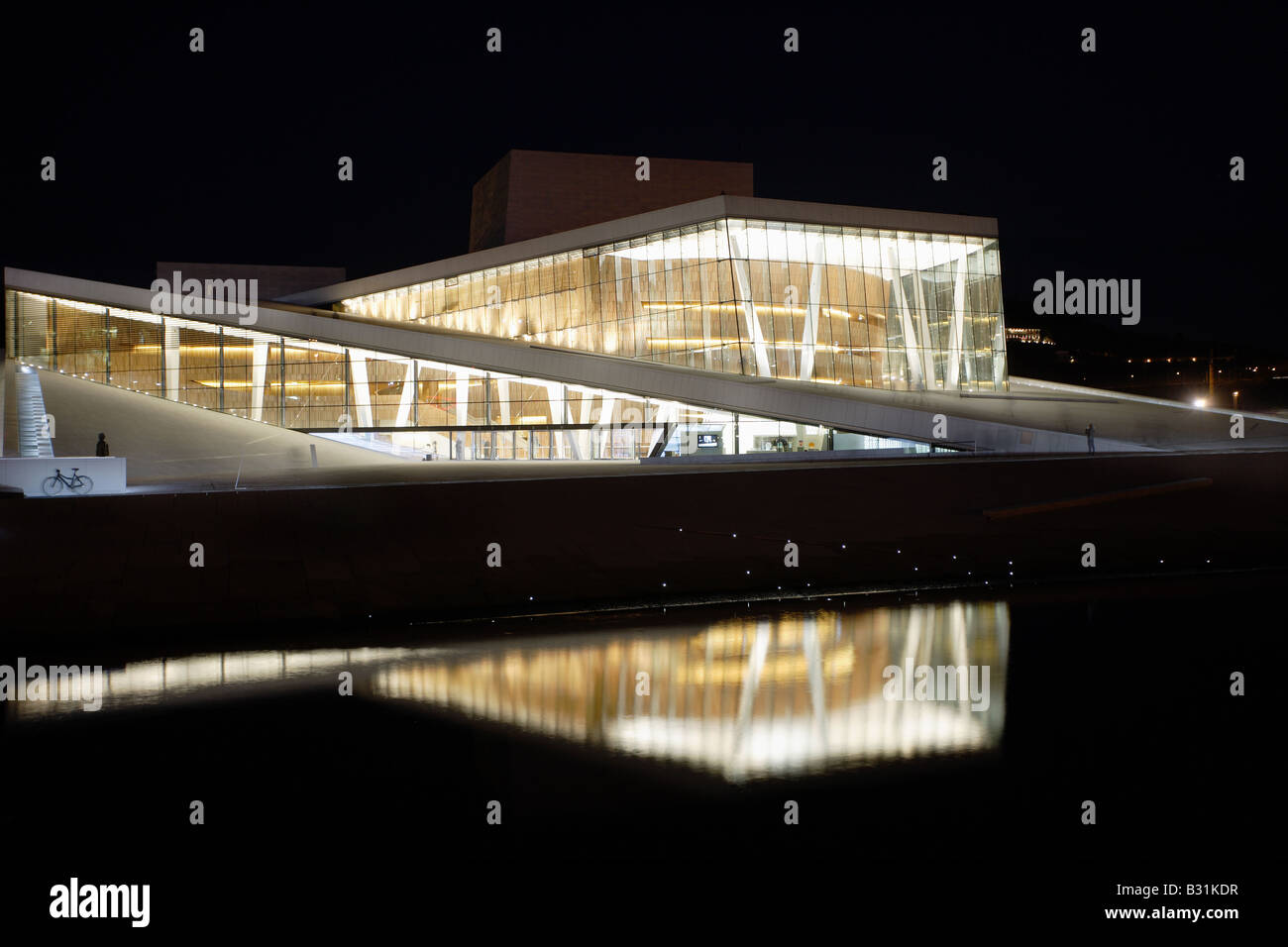 Glas opera house hi-res stock photography and images - Alamy