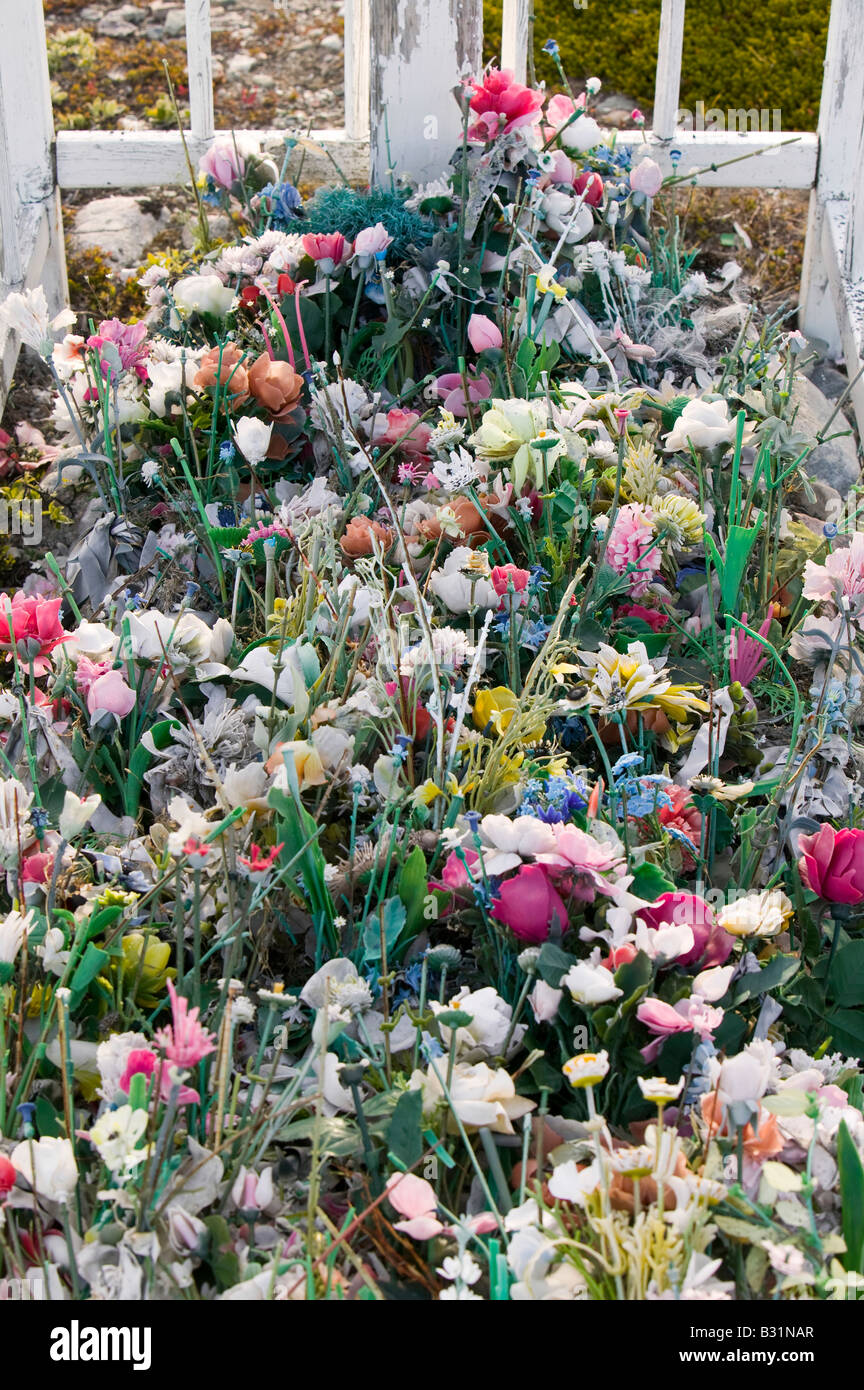 An Inuit burial graveyard at Ilulissat on Greenland Stock Photo - Alamy