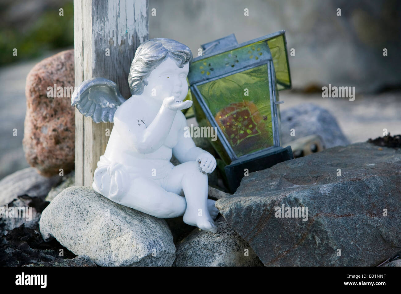 An Inuit burial graveyard at Ilulissat on Greenland Stock Photo - Alamy