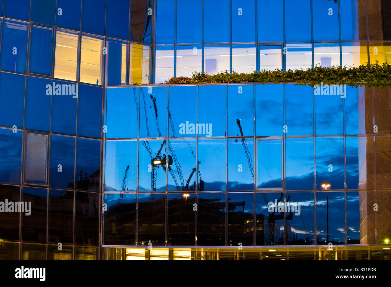Night window london hi-res stock photography and images - Alamy