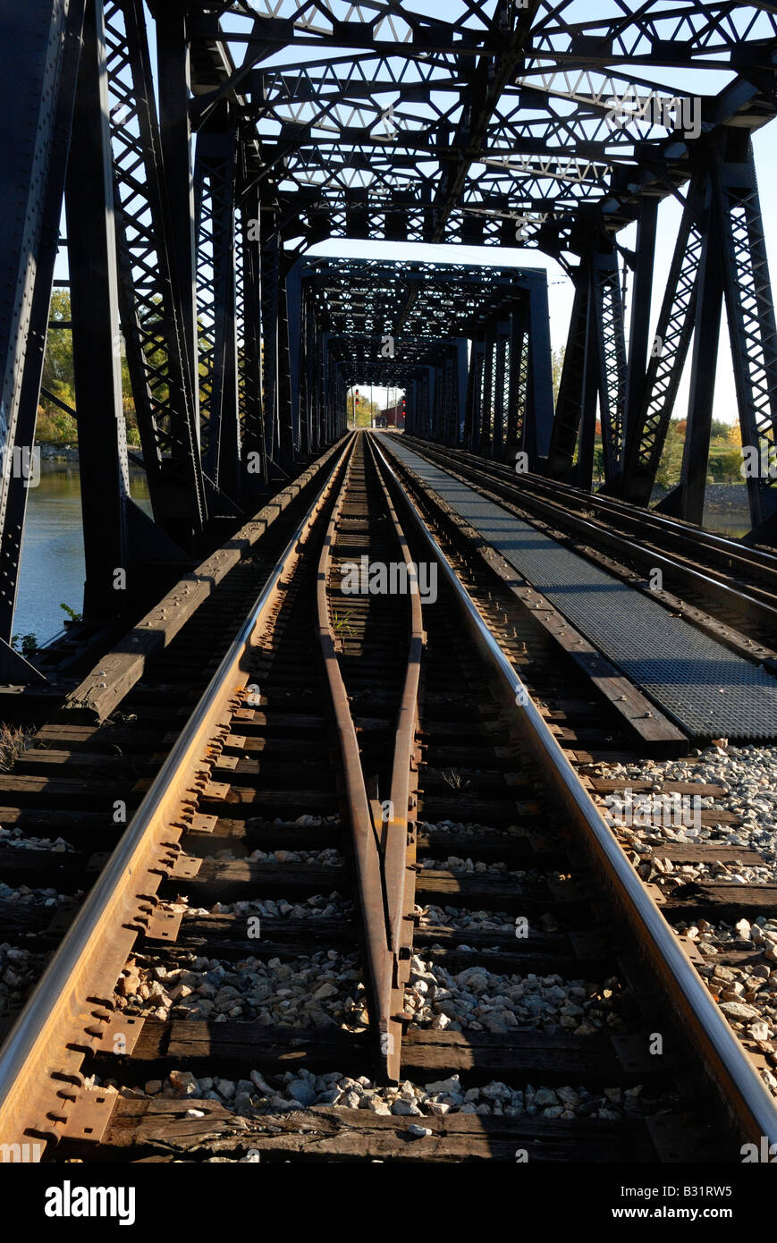 Railroad bridge in Columbus Ohio Stock Photo - Alamy