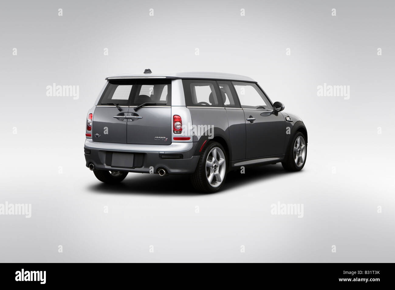 2008 Mini Cooper Clubman S in Silver - Rear angle view Stock Photo - Alamy