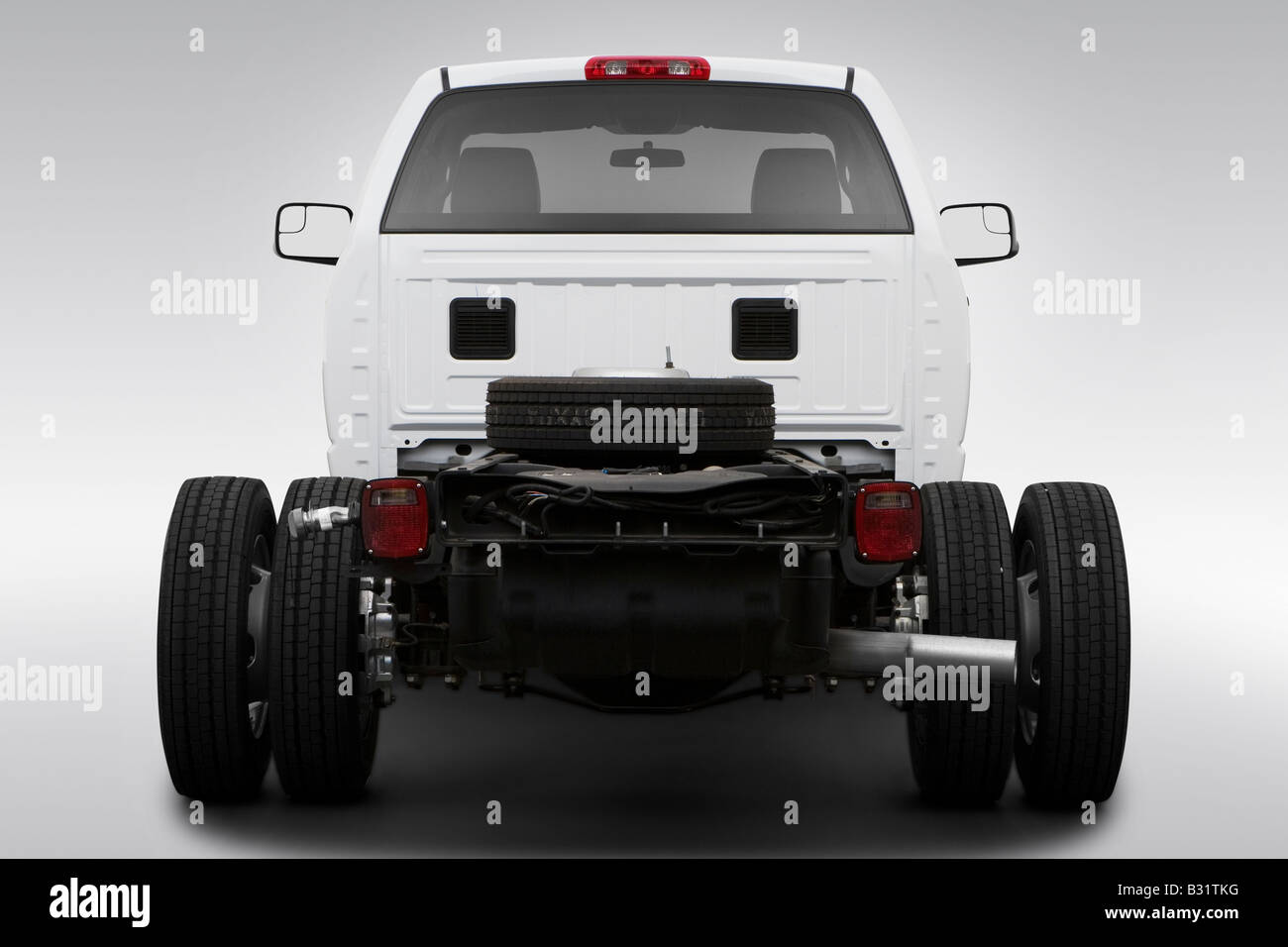 2008 Dodge Ram 4500 Chassis in White - Low/Wide Rear Stock Photo - Alamy