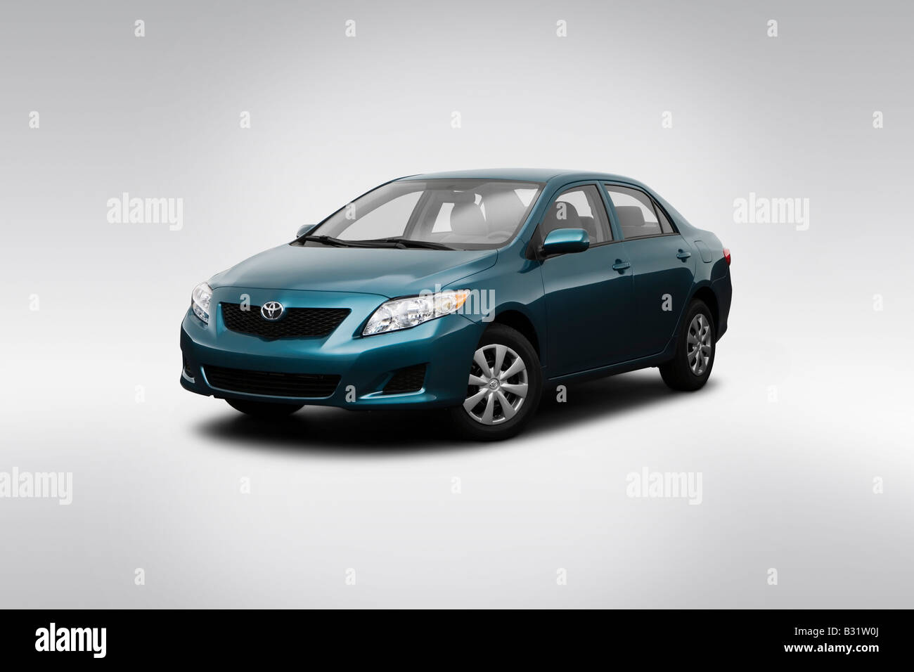 2009 Toyota Corolla LE in Green - Front angle view Stock Photo - Alamy