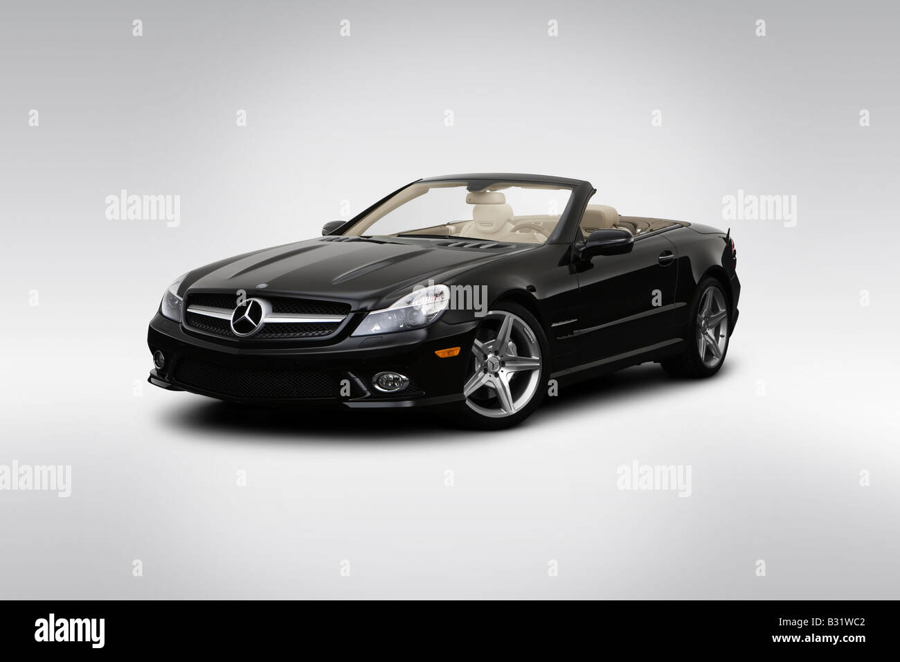 2009 Mercedes-Benz SL-Series SL550 in Black - Front angle view Stock ...