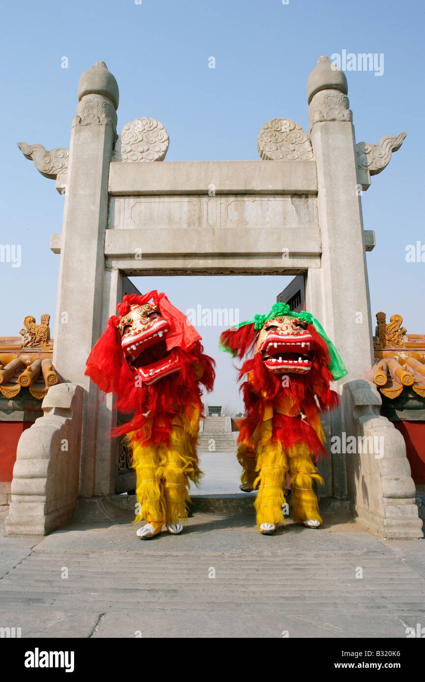 Chinese Lion Dancing In Temple Of Heaven Stock Photo - Alamy