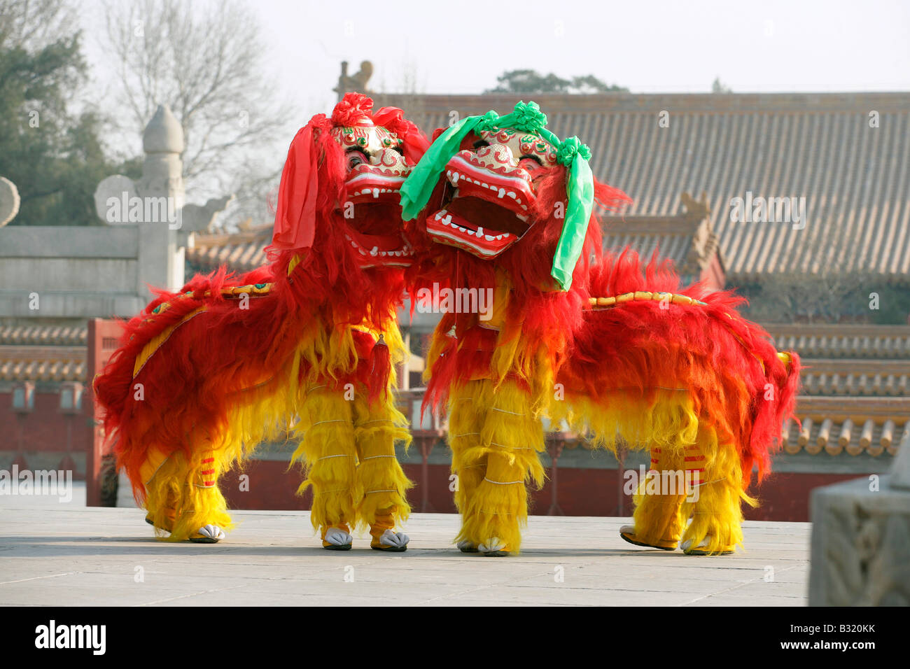Chinese Lion Dancing In Temple Of Heaven Stock Photo - Alamy