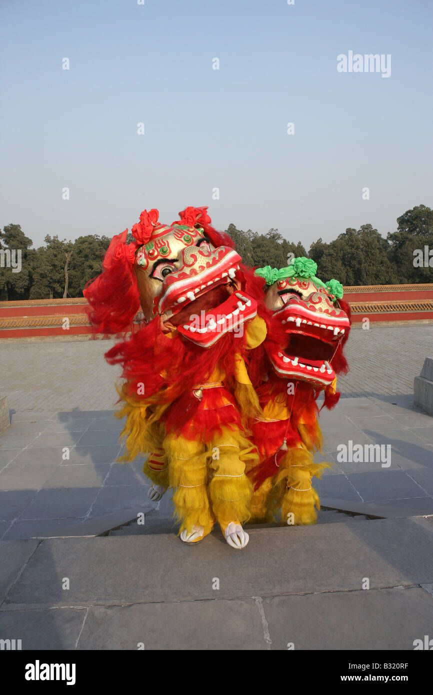 Chinese Lion Dancing In Temple Of Heaven Stock Photo - Alamy