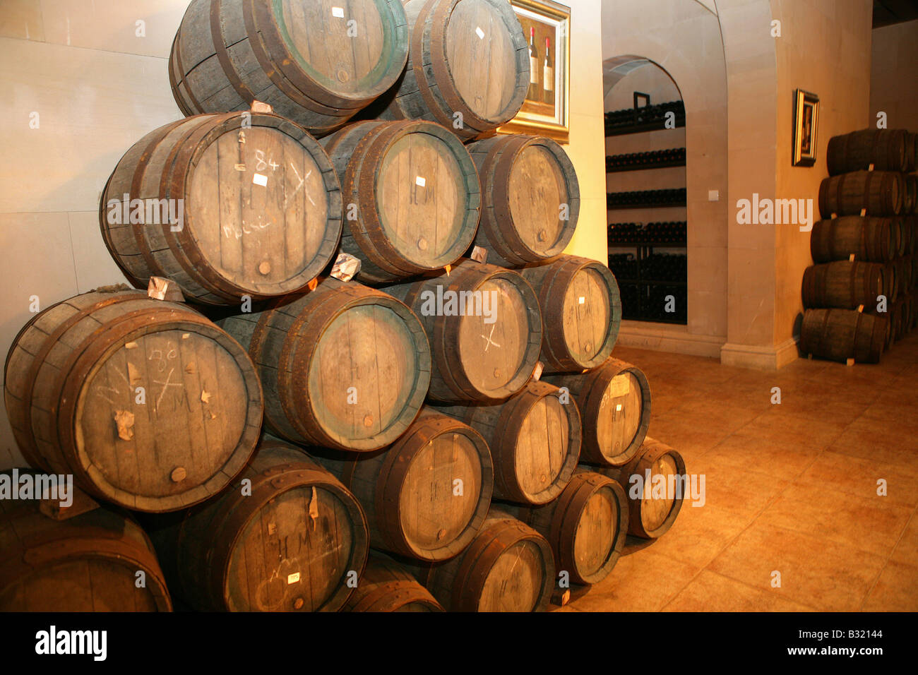 Chinese bodega hi-res stock photography and images - Alamy