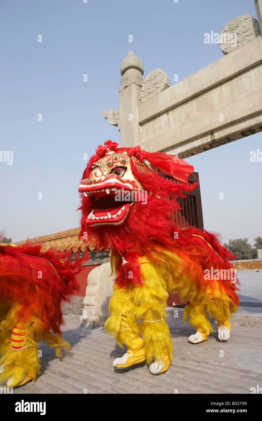 Chinese Lion Dancing In Temple Of Heaven Stock Photo - Alamy
