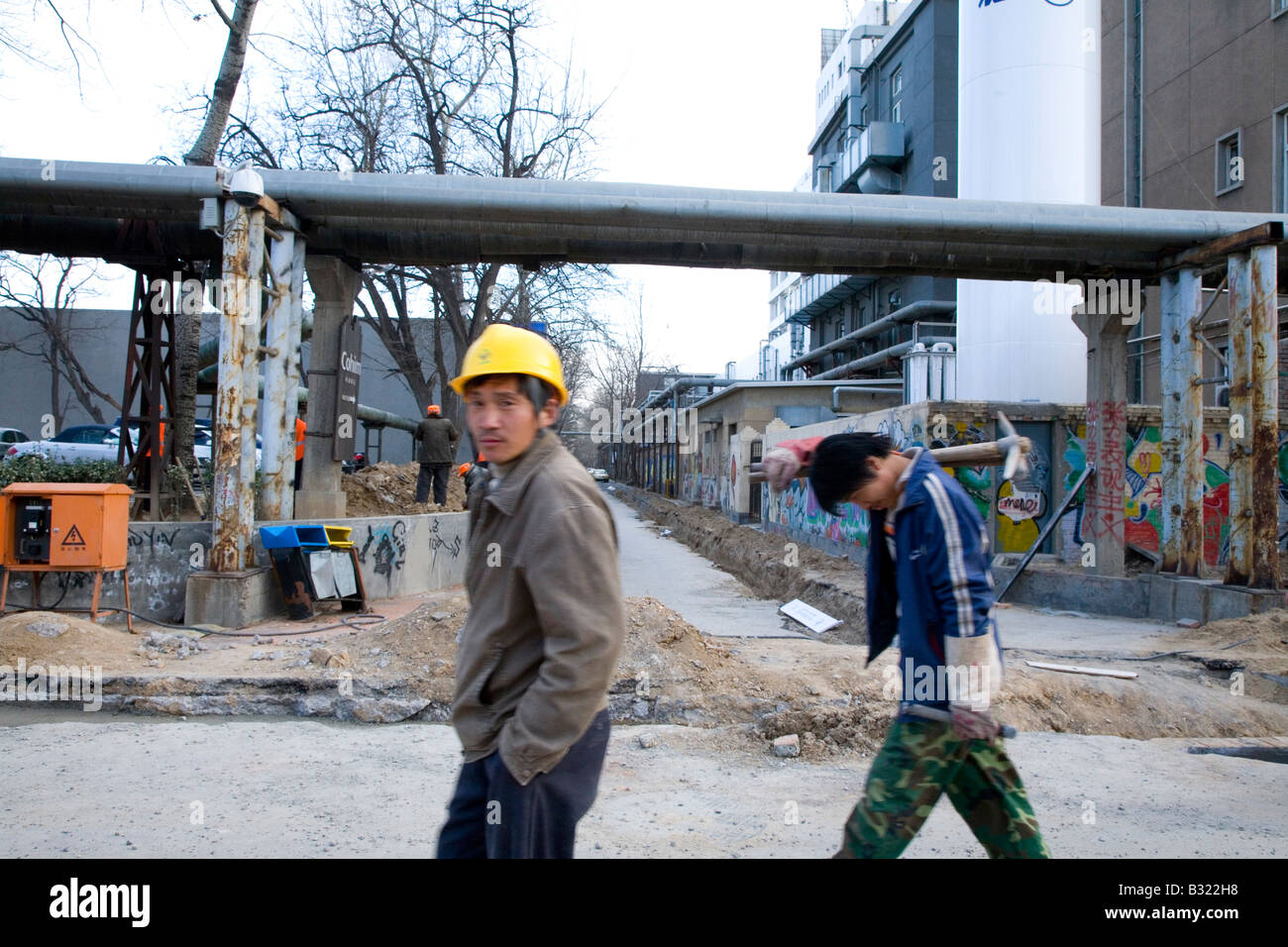 Asia engineering workers hi-res stock photography and images - Alamy