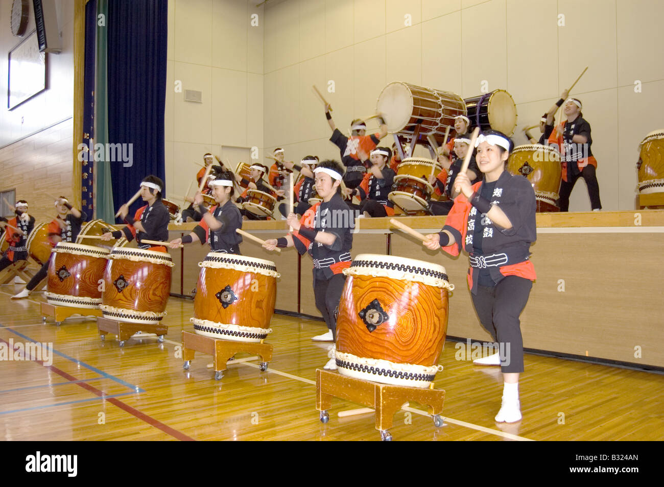 Taiko drum big hi-res stock photography and images - Alamy