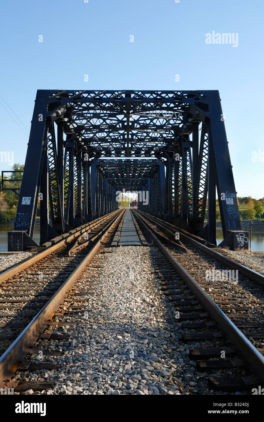 Railroad bridge in Columbus Ohio Stock Photo - Alamy