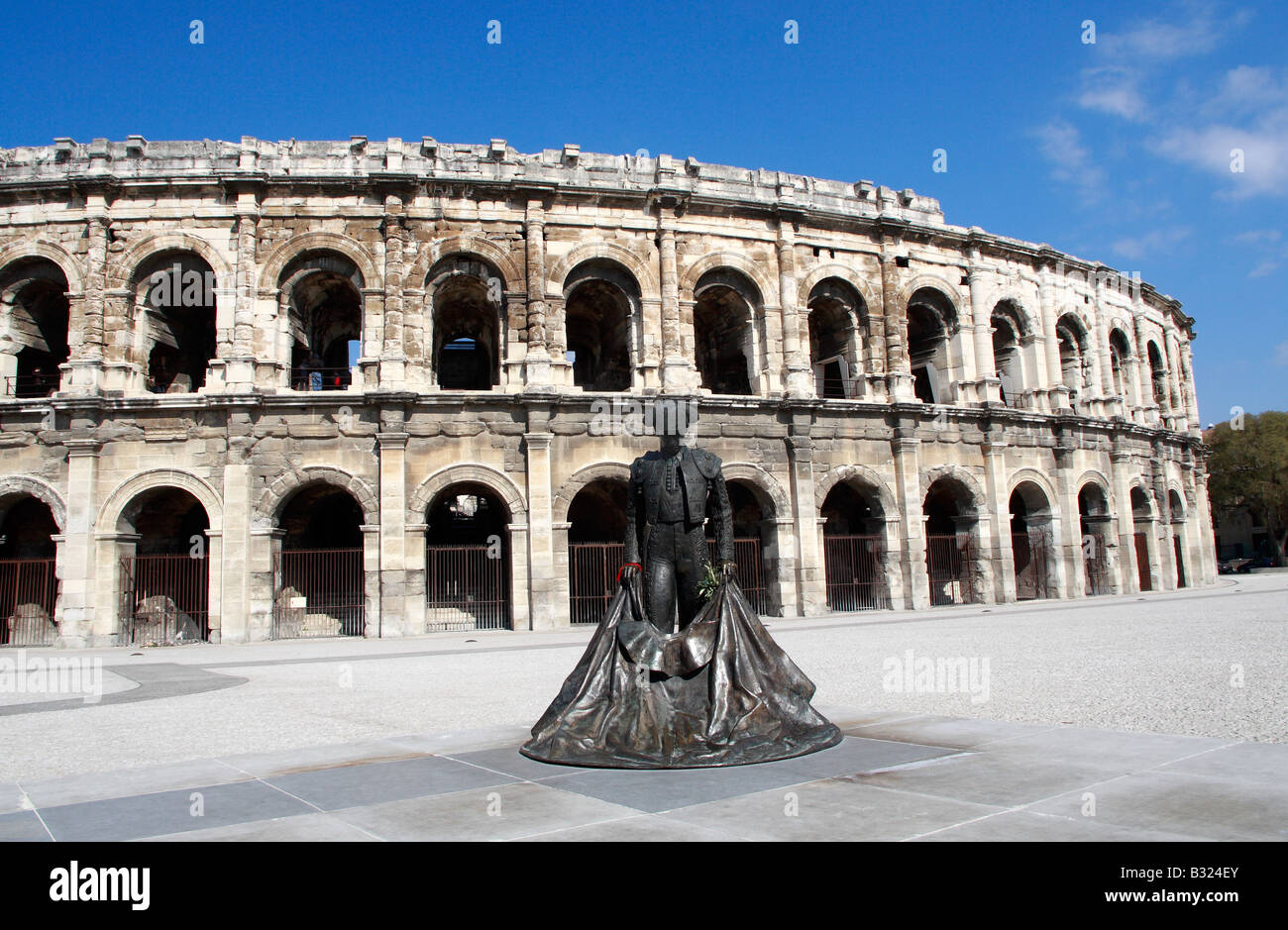 The Arena in the city center. Statue of Nimeno II created bi Serena ...